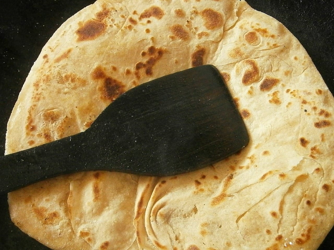 The Ultimate Guide to the Best Roti Maker - NomList